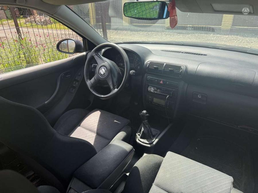 Melns SEAT Leon 2004 Panevēža, ar dzinēja tilpumu 1.90 L un nobraukumu 311 tūkst. km par 650 €, foto 4 vietnē AUTOMOTO.COM.LV