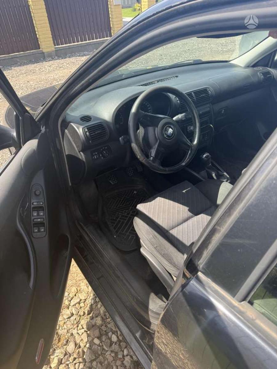 Melns SEAT Leon 2004 Panevēža, ar dzinēja tilpumu 1.90 L un nobraukumu 311 tūkst. km par 650 €, foto 5 vietnē AUTOMOTO.COM.LV