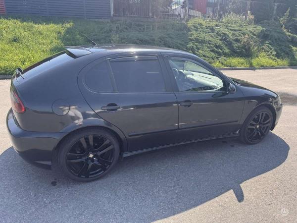 Melns SEAT Leon 2004 Kauņa, ar dzinēja tilpumu 1.90 L un nobraukumu 394 tūkst. km par 1800 €, foto 4 vietnē AUTOMOTO.COM.LV