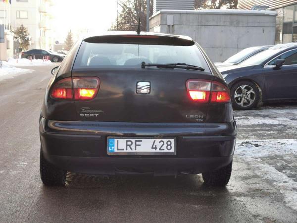 Melns SEAT Leon 2005 Viļņa, ar dzinēja tilpumu 1.90 L un nobraukumu 401 tūkst. km par 800 €, foto 8 vietnē AUTOMOTO.COM.LV