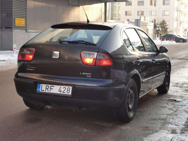 Melns SEAT Leon 2005 Viļņa, ar dzinēja tilpumu 1.90 L un nobraukumu 400 tūkst. km par 750 €, foto 8 vietnē AUTOMOTO.COM.LV