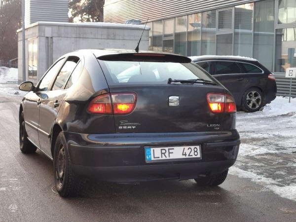 Black SEAT Leon 2005 in Vilnius, with an engine capacity of 1.90 L and mileage of 300 thousand km for 650 €, photo 3 on AUTOMOTO.COM.LV