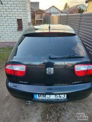 Черный Сеат Леон 2005 в Скуодас, объемом двигателя 1.60 л и пробегом 214 тыс. км за 1000 €, фото 8 на AUTOMOTO.COM.LV