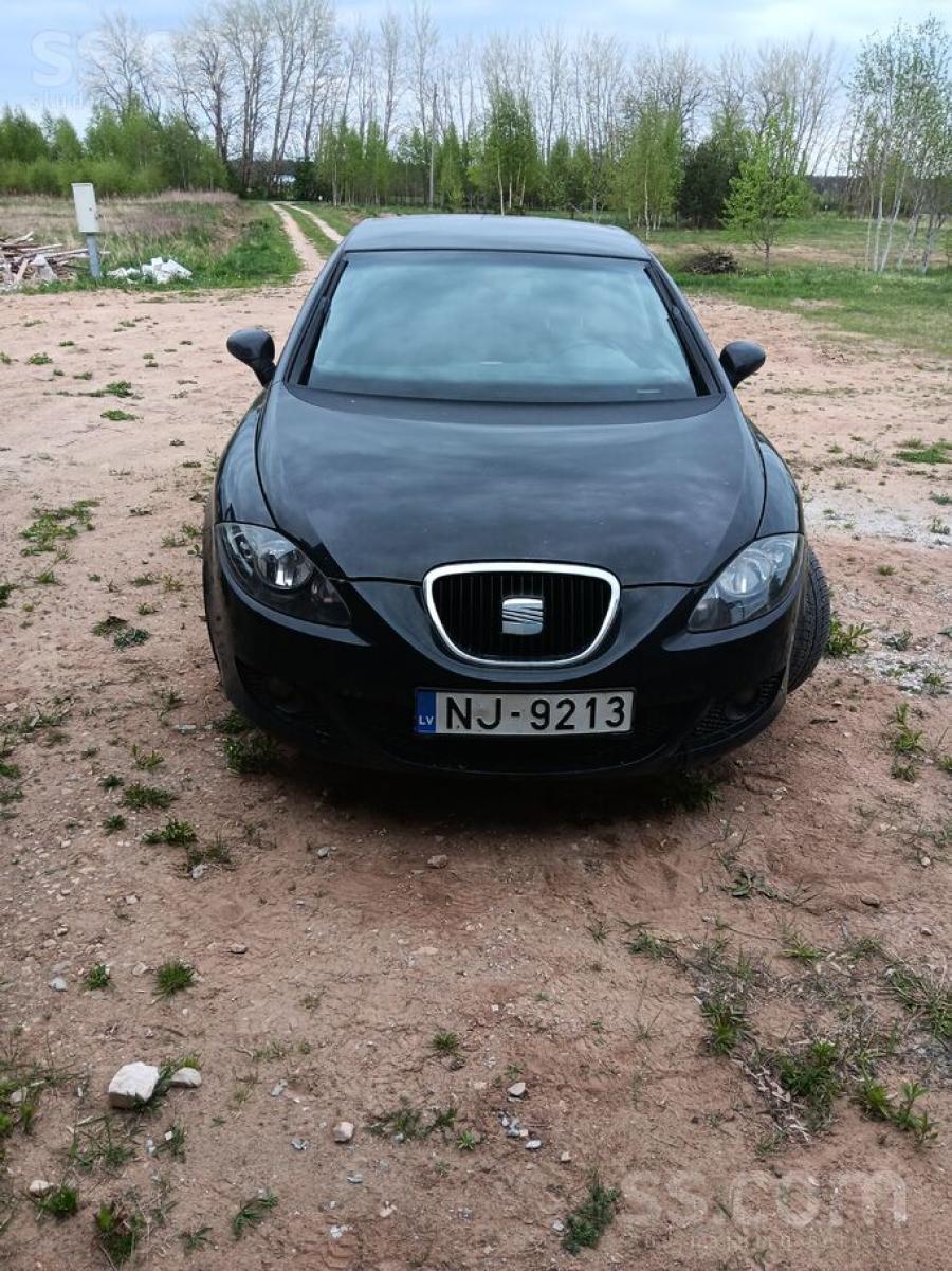 Black SEAT Leon 2005 in Riga, with an engine capacity of 2.00 L and mileage of 298 thousand km for 600 €, photo 1 on AUTOMOTO.COM.LV