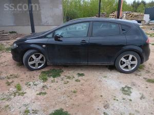 Black SEAT Leon 2005 in Riga, with an engine capacity of 2.00 L and mileage of 298 thousand km for 600 €, photo 5 on AUTOMOTO.COM.LV