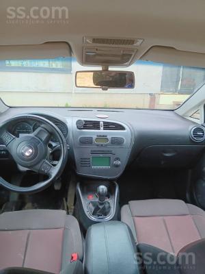 Black SEAT Leon 2005 in Riga, with an engine capacity of 2.00 L and mileage of 298 thousand km for 600 €, photo 6 on AUTOMOTO.COM.LV