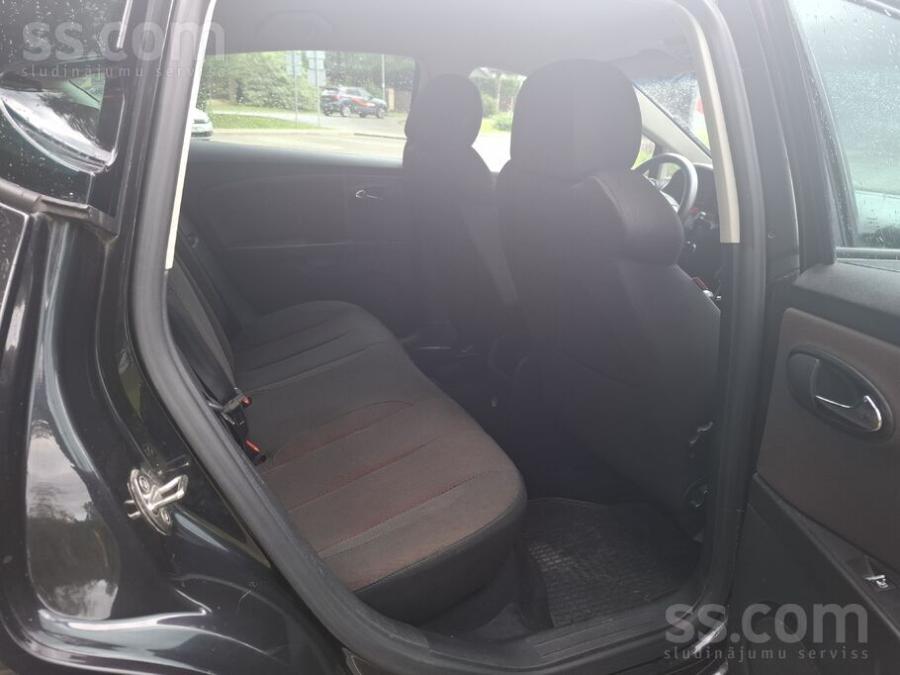 Black SEAT Leon 2005 in Riga, with an engine capacity of 2.00 L and mileage of 298 thousand km for 1480 €, photo 7 on AUTOMOTO.COM.LV