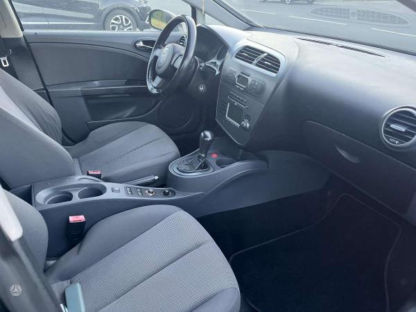 Black SEAT Leon 2005 in Vilnius, with an engine capacity of 1.98 L and mileage of 179 thousand km for 1999 €, photo 6 on AUTOMOTO.COM.LV