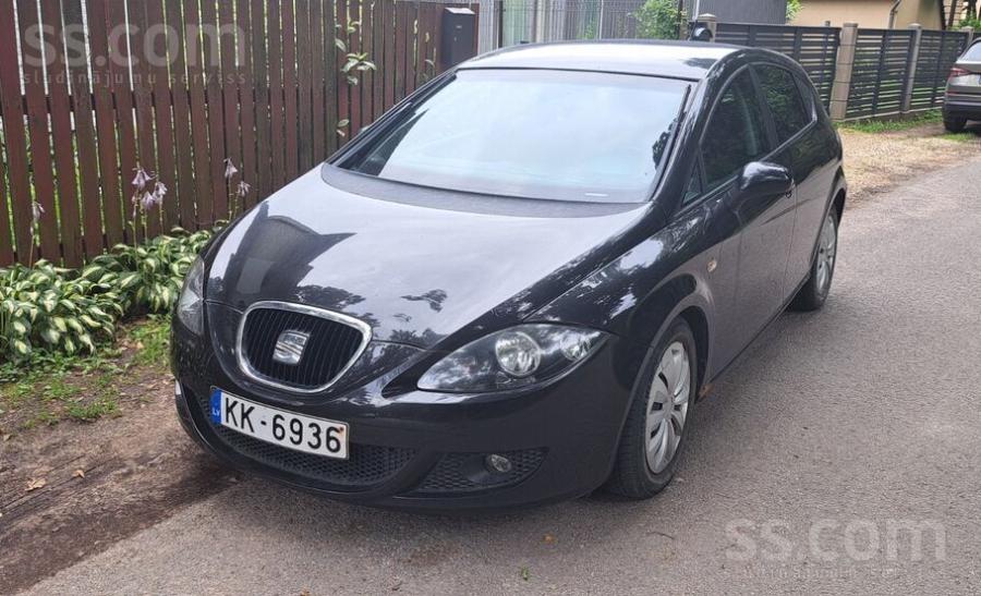 Black SEAT Leon 2005 in Riga, with an engine capacity of 2.00 L and mileage of 250 thousand km for 1200 €, photo 3 on AUTOMOTO.COM.LV