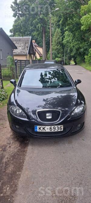 Black SEAT Leon 2005 in Riga, with an engine capacity of 2.00 L and mileage of 250 thousand km for 1200 €, photo 4 on AUTOMOTO.COM.LV