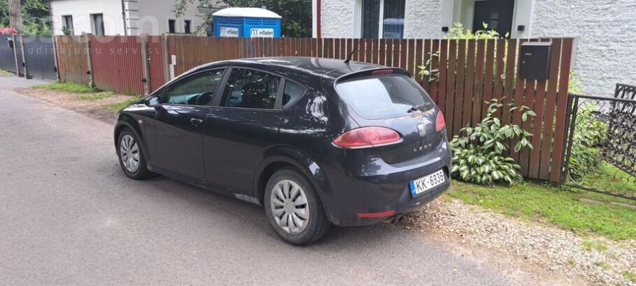 Black SEAT Leon 2005 in Riga, with an engine capacity of 2.00 L and mileage of 250 thousand km for 1200 €, photo 6 on AUTOMOTO.COM.LV