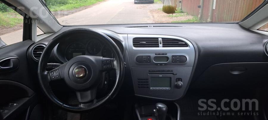 Black SEAT Leon 2005 in Riga, with an engine capacity of 2.00 L and mileage of 250 thousand km for 1200 €, photo 7 on AUTOMOTO.COM.LV