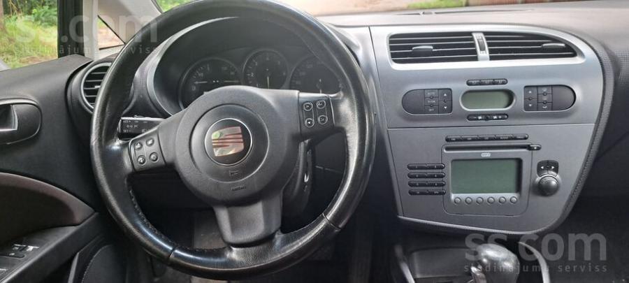 Black SEAT Leon 2005 in Riga, with an engine capacity of 2.00 L and mileage of 250 thousand km for 1200 €, photo 8 on AUTOMOTO.COM.LV