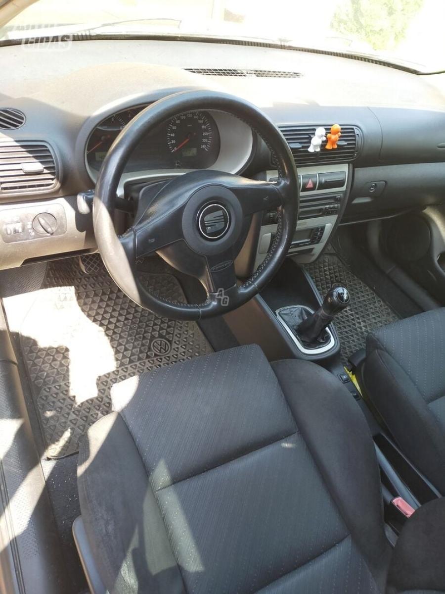 Black SEAT Leon 2005 in Birzai, with an engine capacity of 1.80 L and mileage of 234 thousand km for 1800 €, photo 5 on AUTOMOTO.COM.LV
