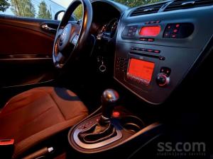 Melns SEAT Leon 2005 Jelgava, ar dzinēja tilpumu 2.00 L un nobraukumu 250 tūkst. km par 1700 €, foto 8 vietnē AUTOMOTO.COM.LV