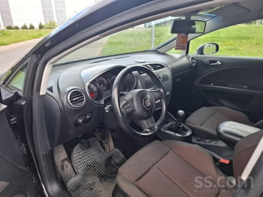 Melns SEAT Leon 2005 Rīga, ar dzinēja tilpumu 2.00 L un nobraukumu 298 tūkst. km par 1280 €, foto 6 vietnē AUTOMOTO.COM.LV