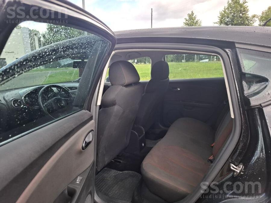 Melns SEAT Leon 2005 Rīga, ar dzinēja tilpumu 2.00 L un nobraukumu 298 tūkst. km par 1280 €, foto 8 vietnē AUTOMOTO.COM.LV