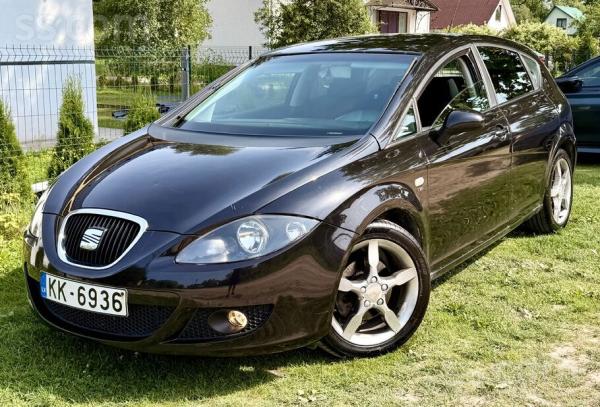 Black SEAT Leon 2005 in Jelgava, with an engine capacity of 2.00 L and mileage of 250 thousand km for 1550 €, photo 1 on AUTOMOTO.COM.LV