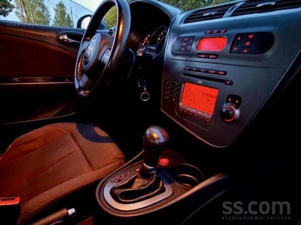 Black SEAT Leon 2005 in Jelgava, with an engine capacity of 2.00 L and mileage of 250 thousand km for 1550 €, photo 7 on AUTOMOTO.COM.LV