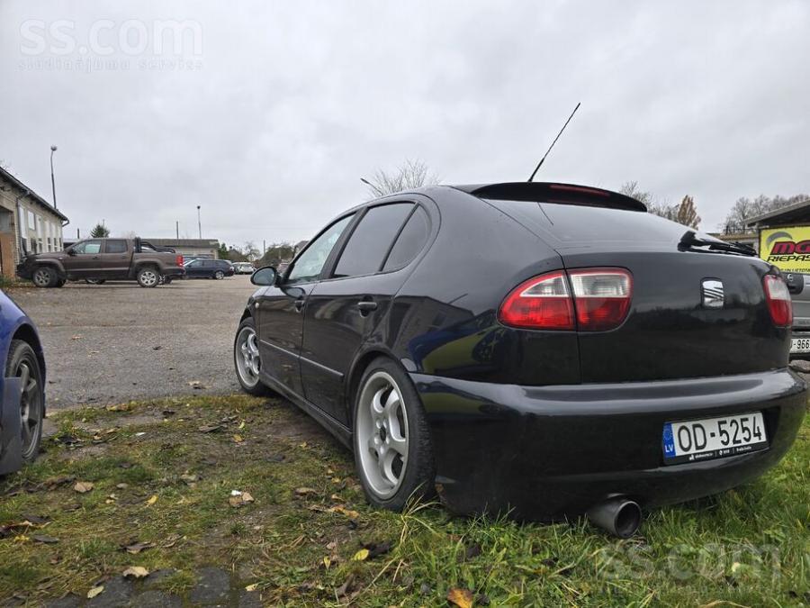Black SEAT Leon 2005 in Talsi, with an engine capacity of 1.90 L and mileage of 190 thousand km for 2850 €, photo 6 on AUTOMOTO.COM.LV
