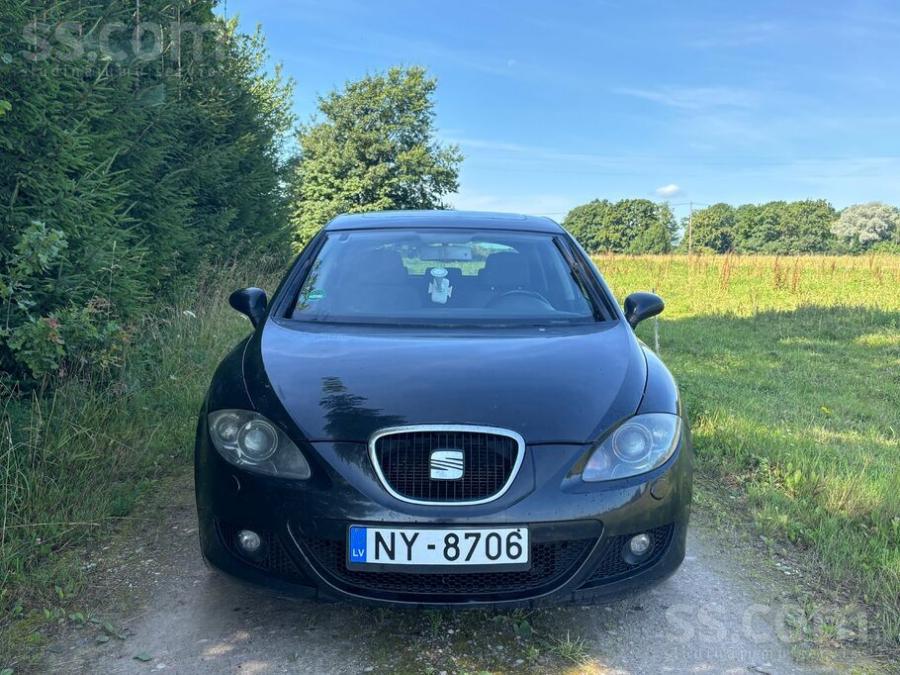 Black SEAT Leon 2005 in Liepaja, with an engine capacity of 1.90 L and mileage of 365 thousand km for 1300 €, photo 3 on AUTOMOTO.COM.LV