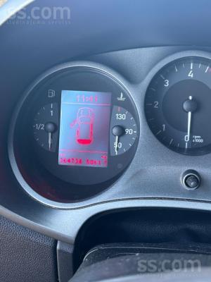 Black SEAT Leon 2005 in Liepaja, with an engine capacity of 1.90 L and mileage of 365 thousand km for 1300 €, photo 4 on AUTOMOTO.COM.LV