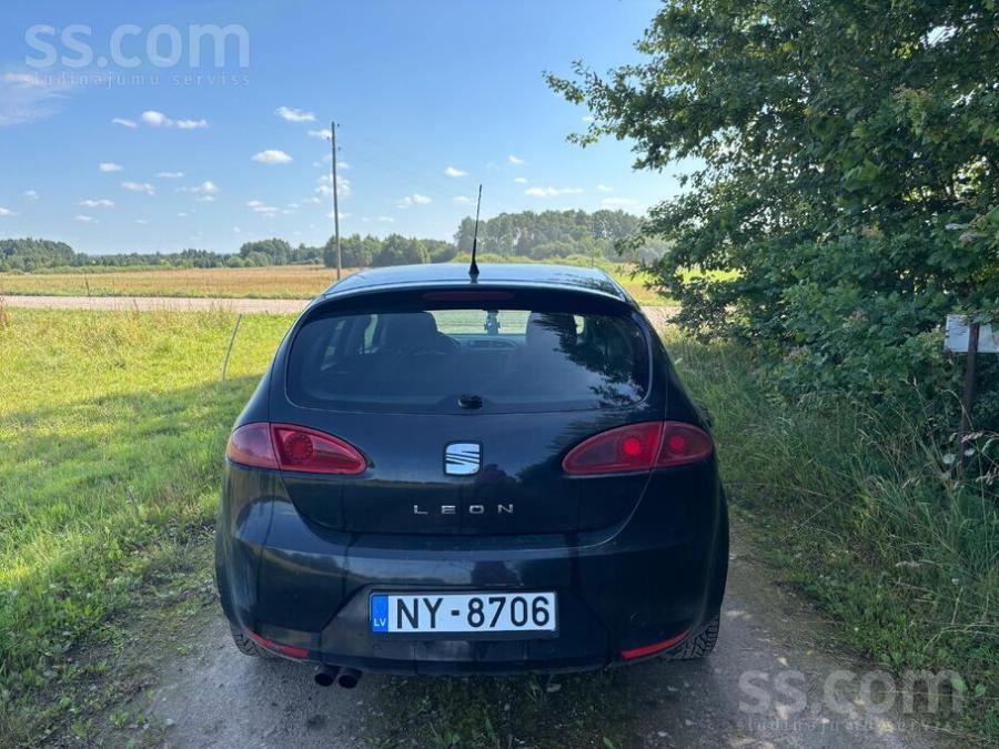 Black SEAT Leon 2005 in Liepaja, with an engine capacity of 1.90 L and mileage of 365 thousand km for 1300 €, photo 9 on AUTOMOTO.COM.LV