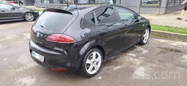Melns SEAT Leon 2006 Rīga, ar dzinēja tilpumu 2.00 L un nobraukumu 390 tūkst. km par 1100 €, foto 3 vietnē AUTOMOTO.COM.LV