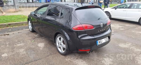Melns SEAT Leon 2006 Rīga, ar dzinēja tilpumu 2.00 L un nobraukumu 390 tūkst. km par 1100 €, foto 7 vietnē AUTOMOTO.COM.LV