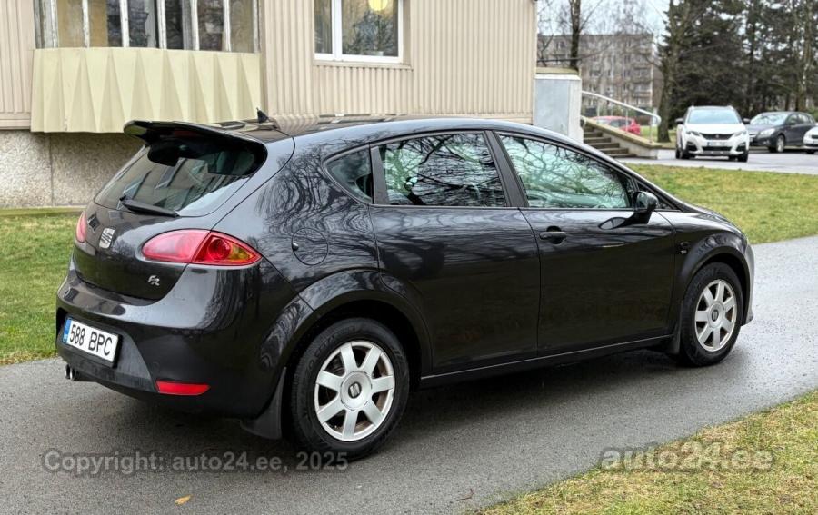 Black SEAT Leon 2006 in Tallinn, with an engine capacity of 2.00 L and mileage of 298 thousand km for 1999 €, photo 4 on AUTOMOTO.COM.LV