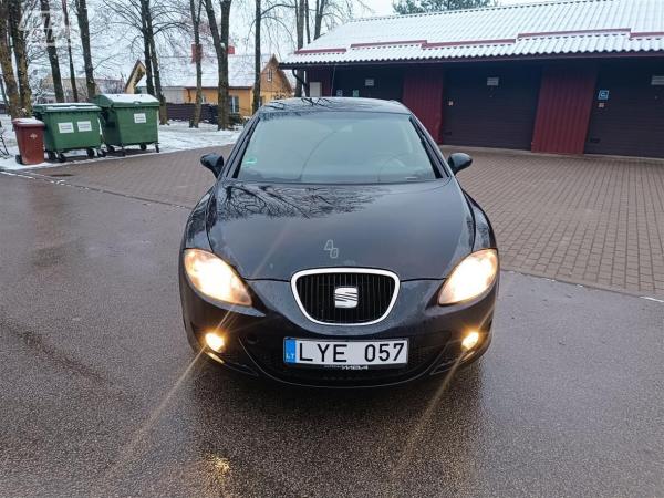 Black SEAT Leon 2006 in Vilnius, with an engine capacity of 2.00 L and mileage of 300 thousand km for 1300 €, photo 2 on AUTOMOTO.COM.LV