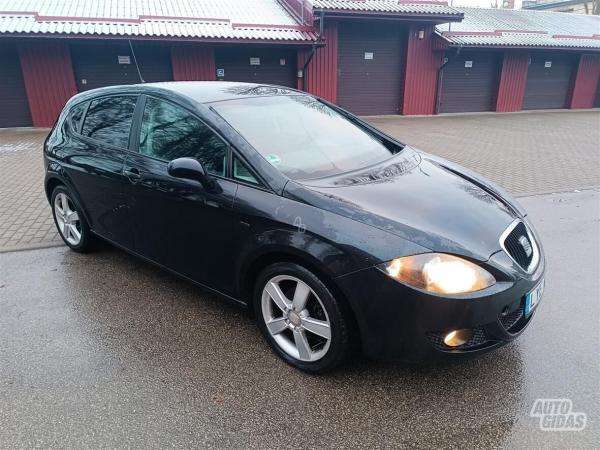 Black SEAT Leon 2006 in Vilnius, with an engine capacity of 2.00 L and mileage of 300 thousand km for 1300 €, photo 3 on AUTOMOTO.COM.LV