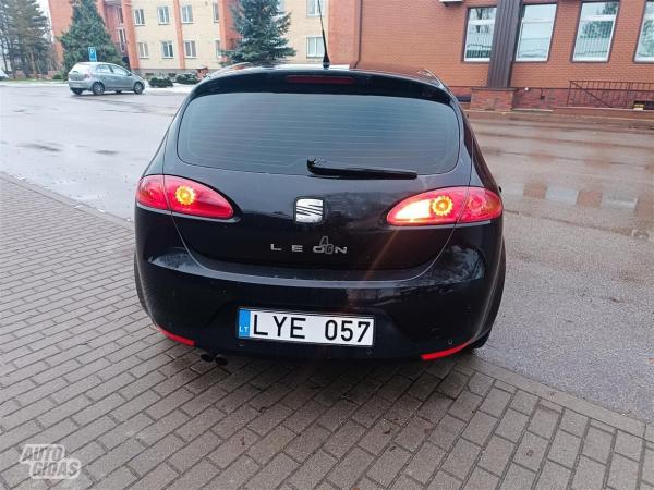 Black SEAT Leon 2006 in Vilnius, with an engine capacity of 2.00 L and mileage of 300 thousand km for 1300 €, photo 6 on AUTOMOTO.COM.LV