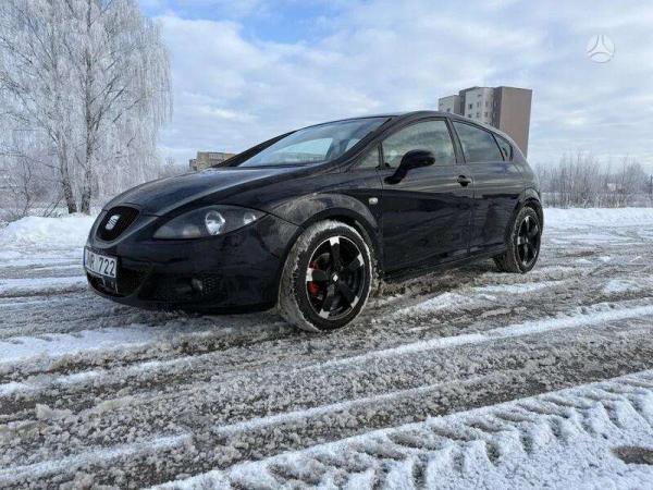 Black SEAT Leon 2006 in Kaunas, with an engine capacity of 1.97 L and mileage of 350 thousand km for 1490 €, photo 1 on AUTOMOTO.COM.LV