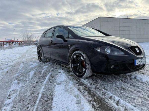 Black SEAT Leon 2006 in Kaunas, with an engine capacity of 1.97 L and mileage of 350 thousand km for 1490 €, photo 2 on AUTOMOTO.COM.LV