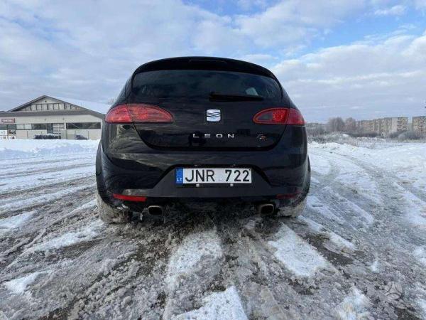 Black SEAT Leon 2006 in Kaunas, with an engine capacity of 1.97 L and mileage of 350 thousand km for 1490 €, photo 5 on AUTOMOTO.COM.LV