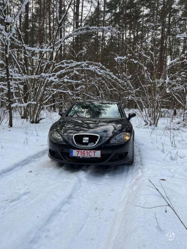 Black SEAT Leon 2006 in Alytus, with an engine capacity of 1.97 L and mileage of 313 thousand km for 1200 €, photo 2 on AUTOMOTO.COM.LV