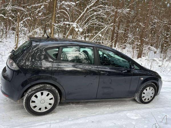 Black SEAT Leon 2006 in Alytus, with an engine capacity of 1.97 L and mileage of 313 thousand km for 1200 €, photo 5 on AUTOMOTO.COM.LV