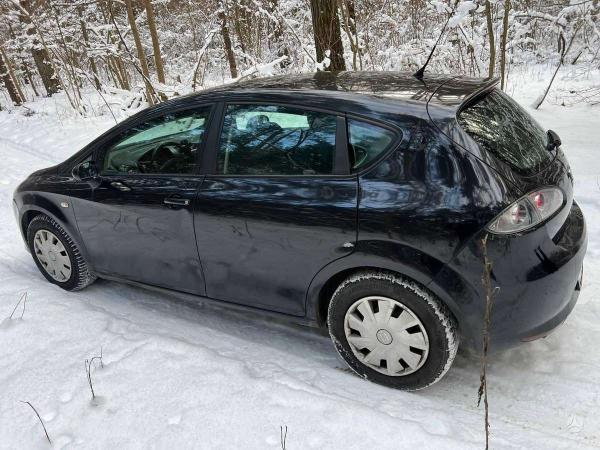 Black SEAT Leon 2006 in Alytus, with an engine capacity of 1.97 L and mileage of 313 thousand km for 1200 €, photo 6 on AUTOMOTO.COM.LV