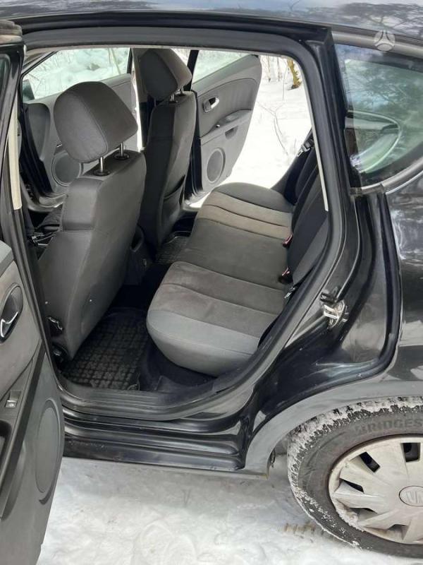 Melns SEAT Leon 2006 Alīta, ar dzinēja tilpumu 1.97 L un nobraukumu 313 tūkst. km par 1200 €, foto 11 vietnē AUTOMOTO.COM.LV