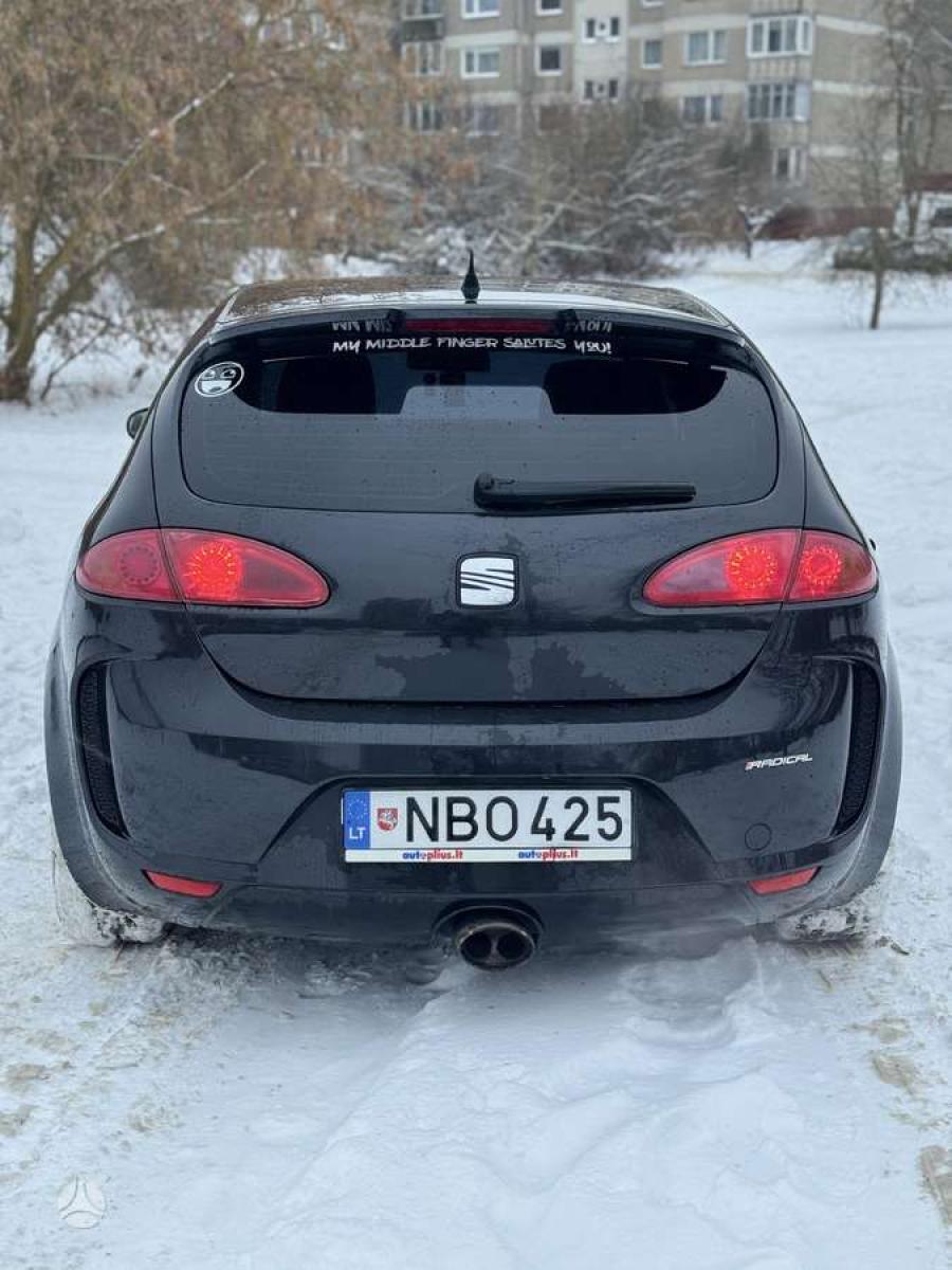 Black SEAT Leon 2006 in Vilnius, with an engine capacity of 2.00 L and mileage of 208 thousand km for 2550 €, photo 9 on AUTOMOTO.COM.LV