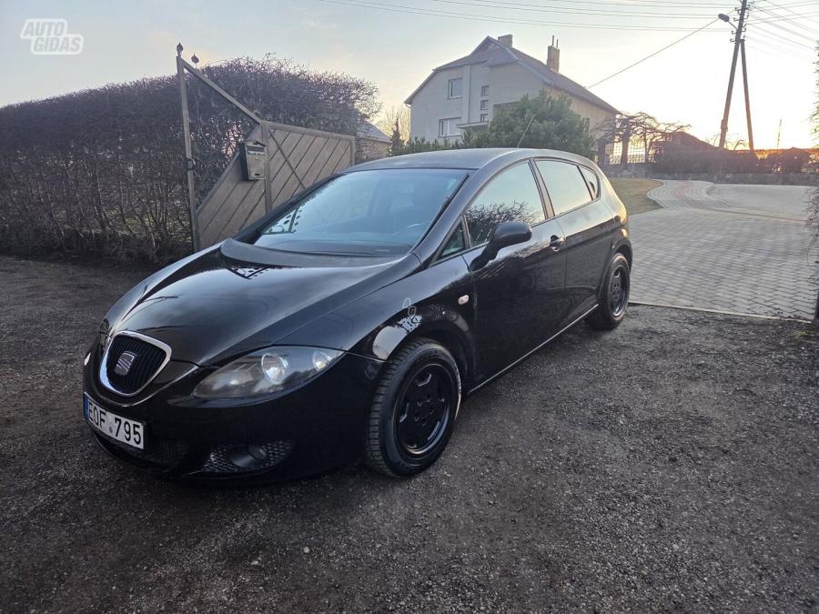 Melns SEAT Leon 2006 Telšiai, ar dzinēja tilpumu 1.90 L un nobraukumu 333 tūkst. km par 1750 €, foto 3 vietnē AUTOMOTO.COM.LV