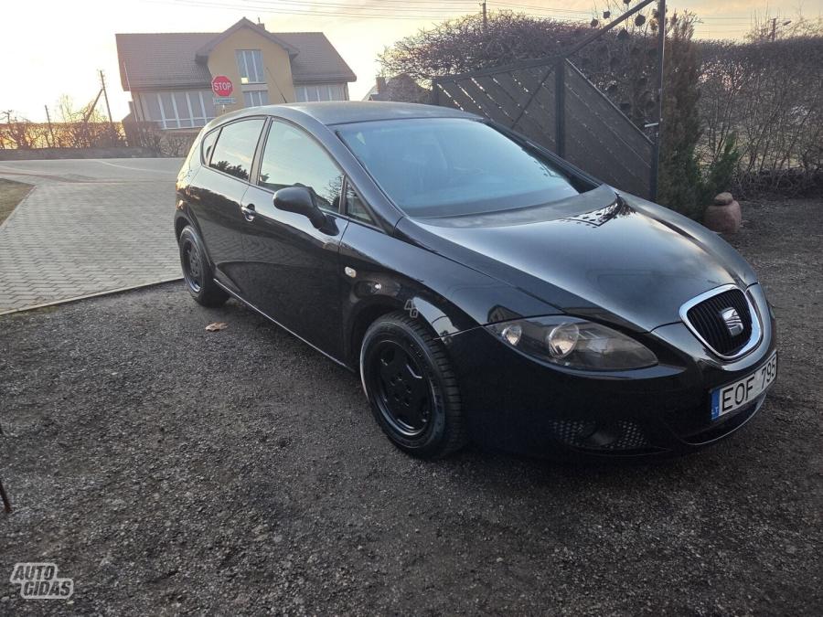 Melns SEAT Leon 2006 Telšiai, ar dzinēja tilpumu 1.90 L un nobraukumu 333 tūkst. km par 1750 €, foto 4 vietnē AUTOMOTO.COM.LV