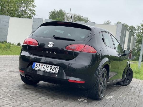 Melns SEAT Leon 2006 Rīga, ar dzinēja tilpumu 2.00 L un nobraukumu 155 tūkst. km par 2990 €, foto 3 vietnē AUTOMOTO.COM.LV