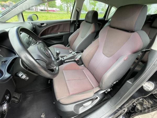 Melns SEAT Leon 2006 Rīga, ar dzinēja tilpumu 2.00 L un nobraukumu 155 tūkst. km par 2990 €, foto 8 vietnē AUTOMOTO.COM.LV