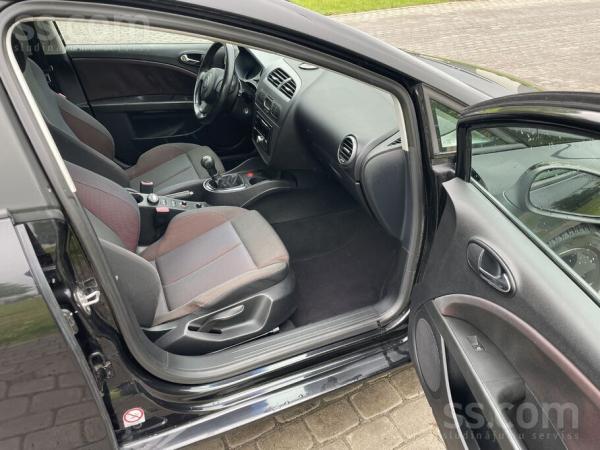 Melns SEAT Leon 2006 Rīga, ar dzinēja tilpumu 2.00 L un nobraukumu 155 tūkst. km par 2990 €, foto 10 vietnē AUTOMOTO.COM.LV