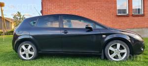 Black SEAT Leon 2006 in Ogre, with an engine capacity of 2.00 L and mileage of 394 thousand km for 2799 €, photo 3 on AUTOMOTO.COM.LV
