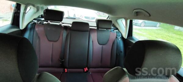 Melns SEAT Leon 2006 Ogre, ar dzinēja tilpumu 2.00 L un nobraukumu 394 tūkst. km par 2799 €, foto 6 vietnē AUTOMOTO.COM.LV