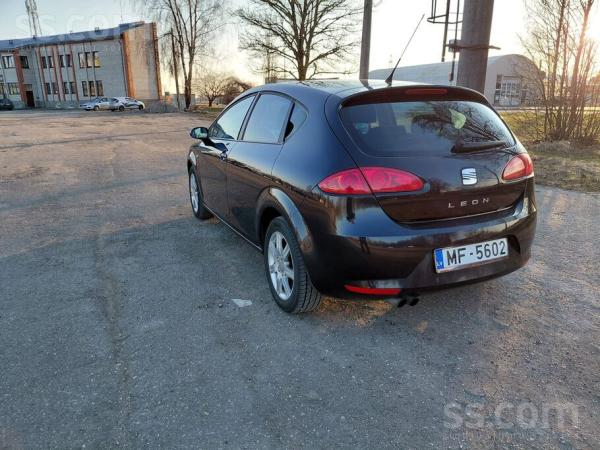 Melns SEAT Leon 2006 Talsi, ar dzinēja tilpumu 1.90 L un nobraukumu 307 tūkst. km par 2200 €, foto 4 vietnē AUTOMOTO.COM.LV