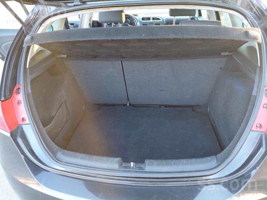 Melns SEAT Leon 2006 Talsi, ar dzinēja tilpumu 1.90 L un nobraukumu 307 tūkst. km par 2200 €, foto 10 vietnē AUTOMOTO.COM.LV